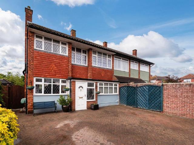 4 bedroom semi detached house for sale