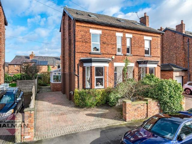 4 bedroom semi detached house for sale