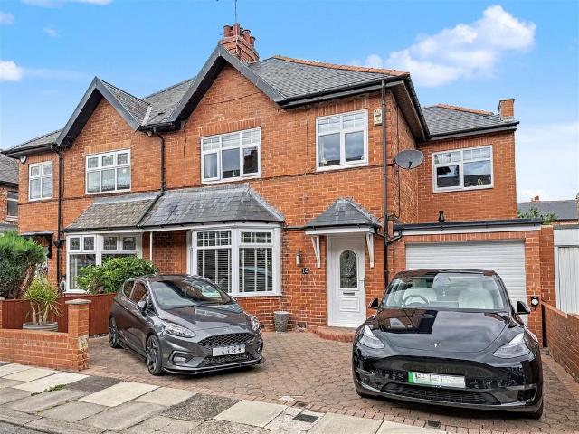 4 bedroom semi detached house for sale