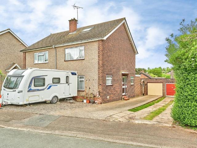 4 bedroom semi detached house for sale