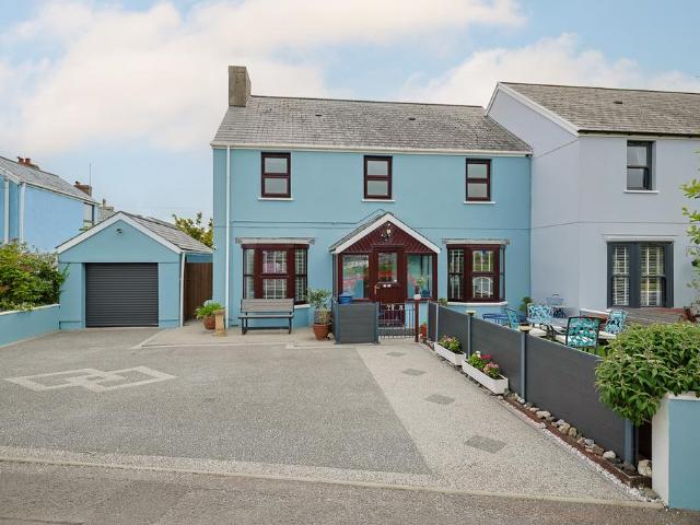 4 bedroom semi detached house for sale