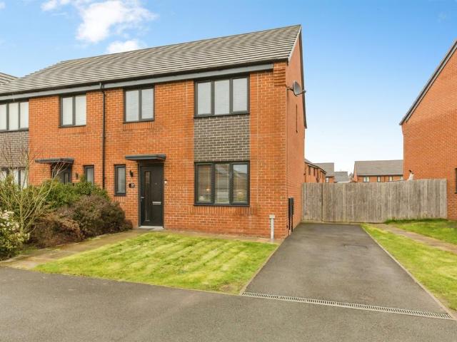 4 bedroom semi detached house for sale