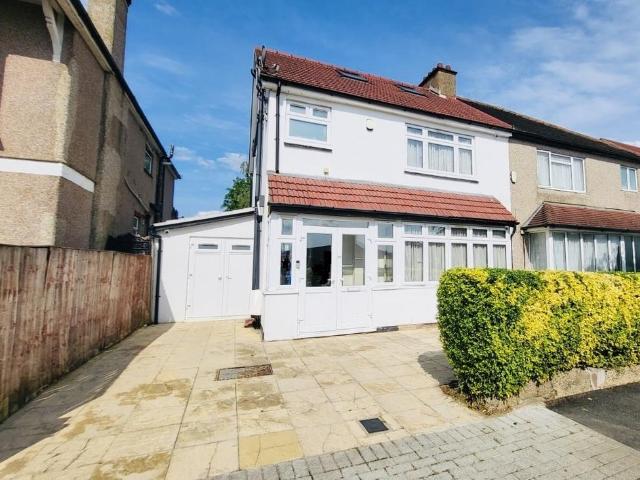 4 bedroom semi detached house for sale