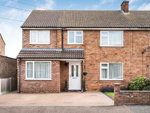 4 bedroom semi detached house for sale