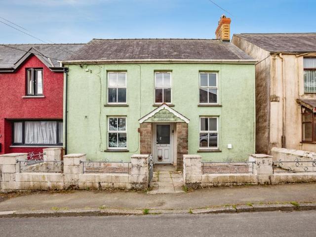 4 bedroom semi detached house for sale