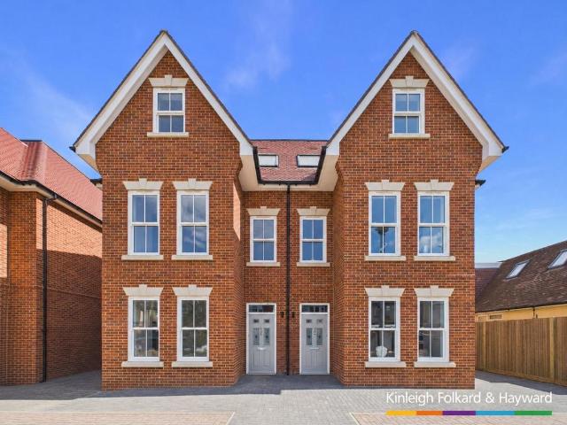 4 bedroom semi detached house for sale