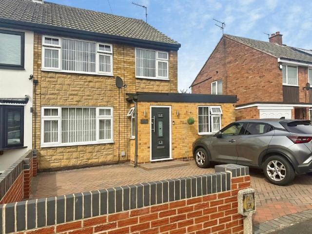 4 bedroom semi detached house for sale