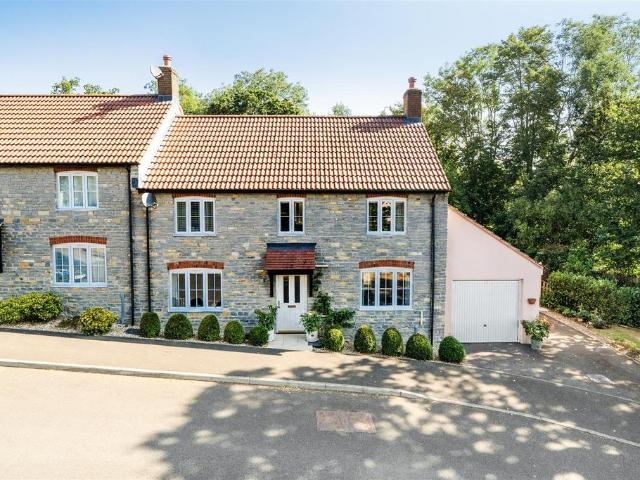 4 bedroom semi detached house for sale