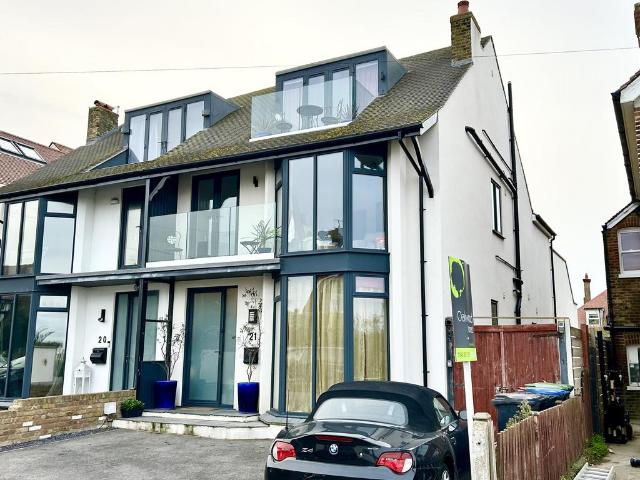 5 bedroom semi detached house for sale