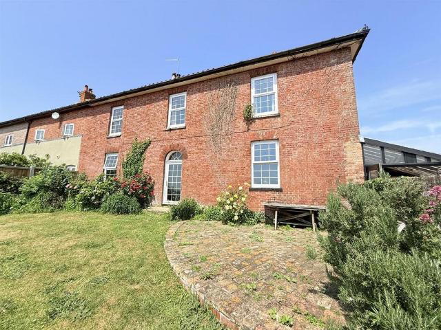 4 bedroom semi detached house for sale