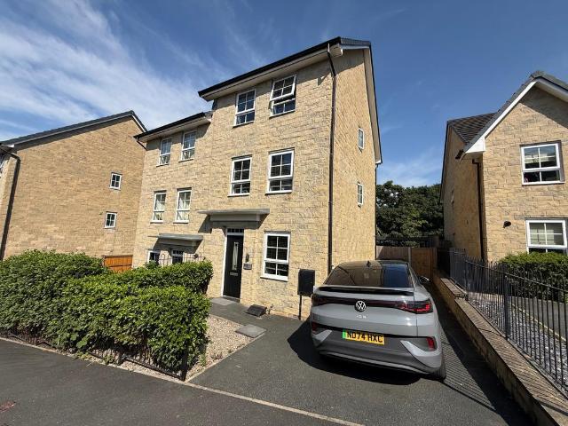 4 bedroom semi detached house for sale