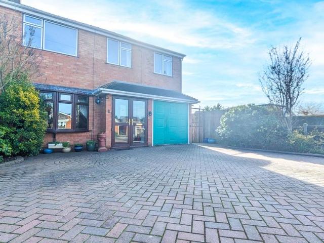 4 bedroom semi detached house for sale