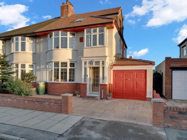 4 bedroom semi detached house for sale