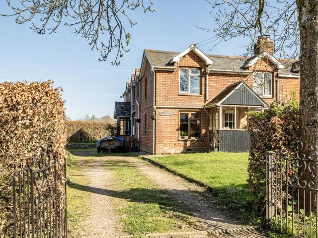 4 bedroom semi detached house for sale