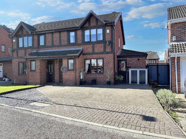 4 bedroom semi detached house for sale