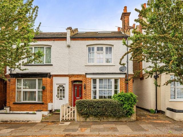 4 bedroom semi detached house for sale