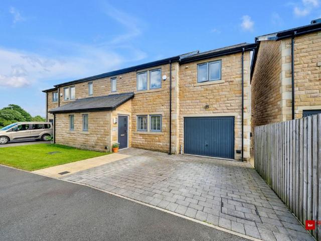 4 bedroom semi detached house for sale
