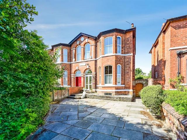 4 bedroom semi detached house for sale
