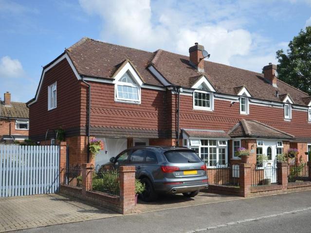 4 bedroom semi detached house for sale