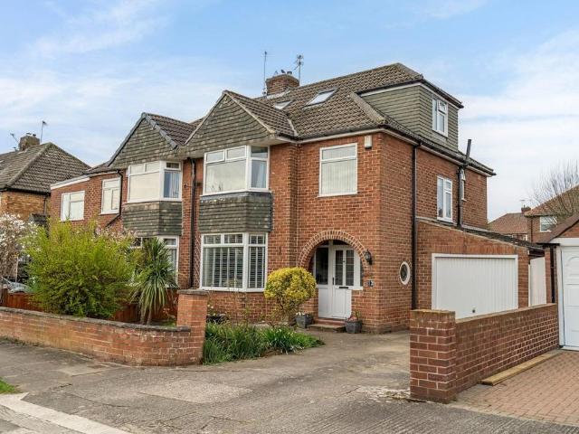 4 bedroom semi detached house for sale