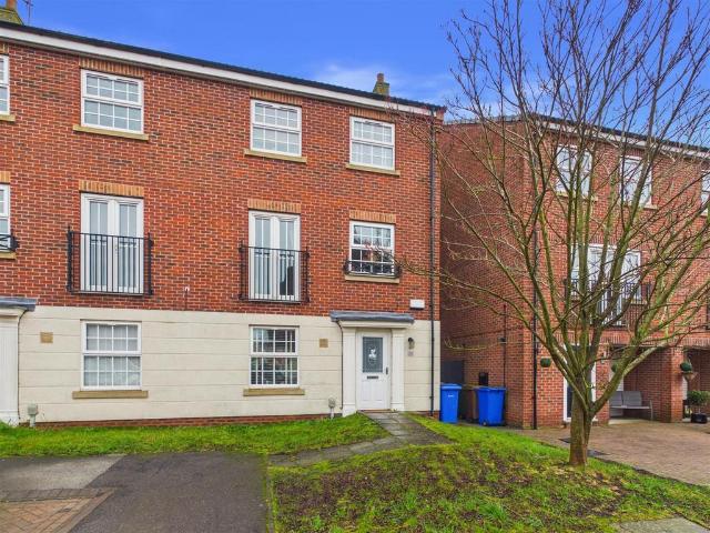4 bedroom semi detached house for sale