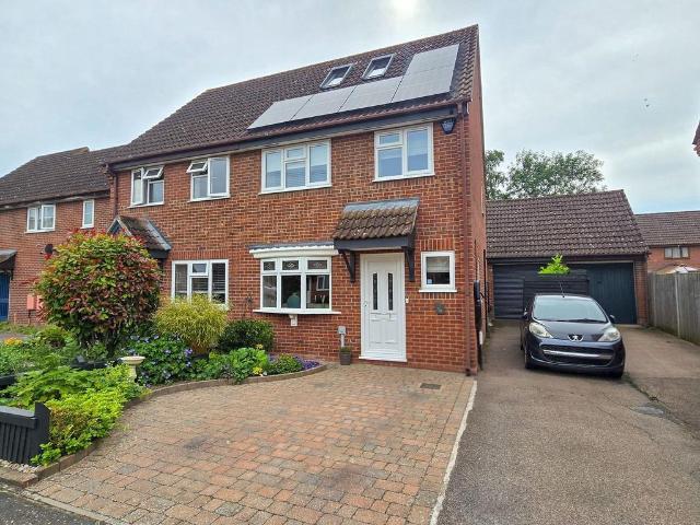 4 bedroom semi detached house for sale