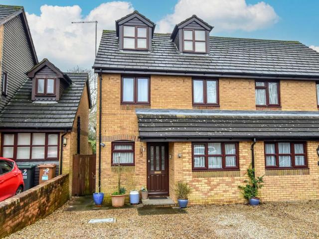 4 bedroom semi detached house for sale