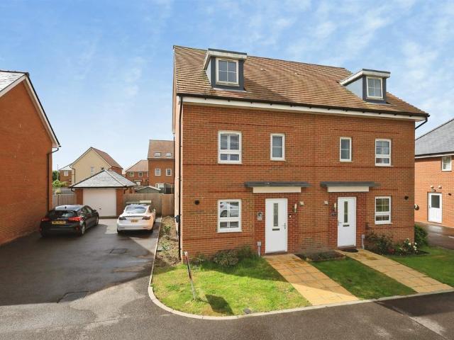 4 bedroom semi detached house for sale