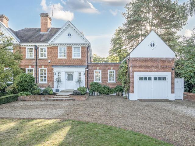 4 bedroom semi detached house for sale