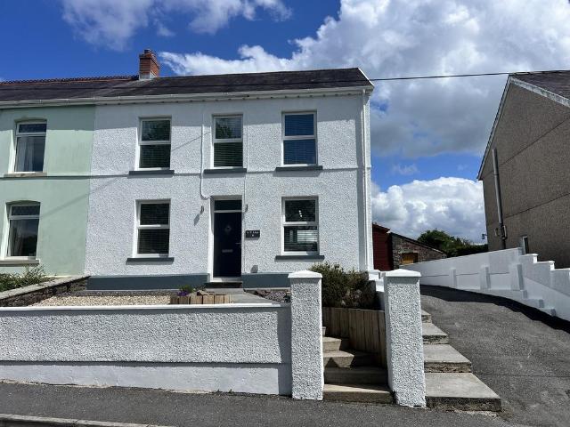 4 bedroom semi detached house for sale