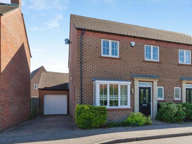 4 bedroom semi detached house for sale
