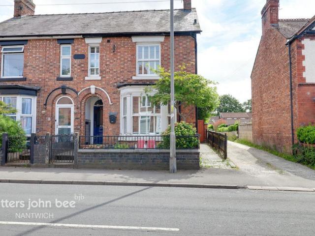 4 bedroom semi detached house for sale