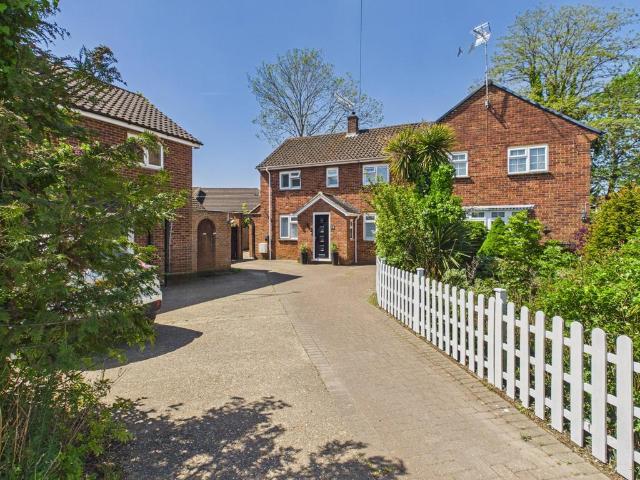 4 bedroom semi detached house for sale