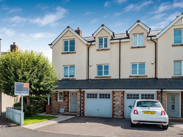 4 bedroom semi detached house for sale