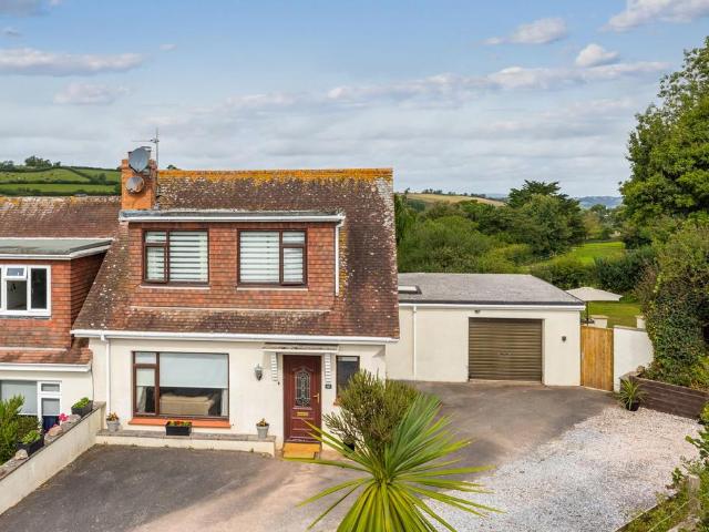 4 bedroom semi detached house for sale