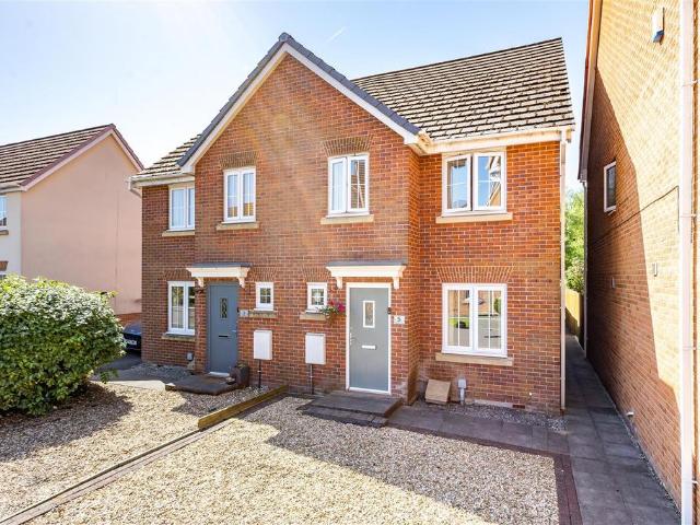 4 bedroom semi detached house for sale