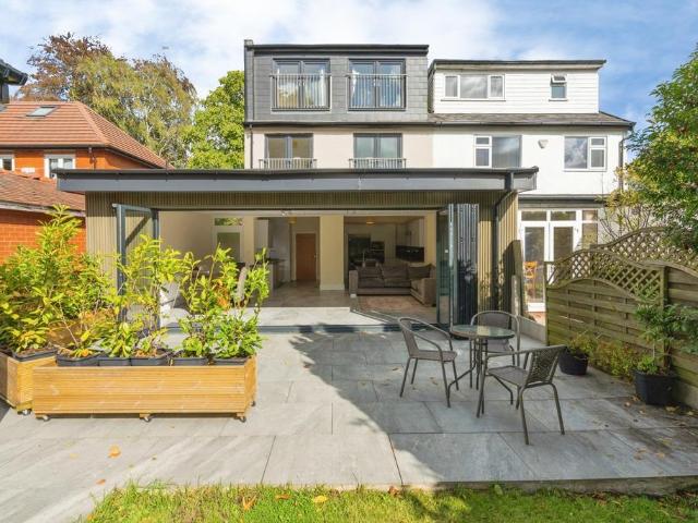 4 bedroom semi detached house for sale