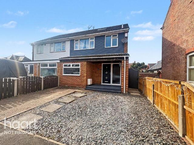4 bedroom semi detached house for sale