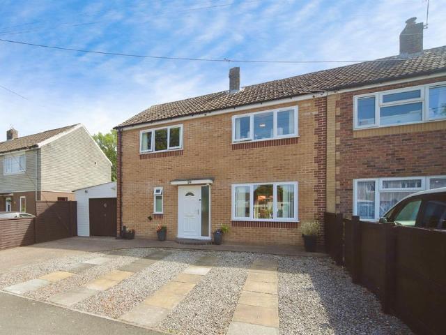 4 bedroom semi detached house for sale