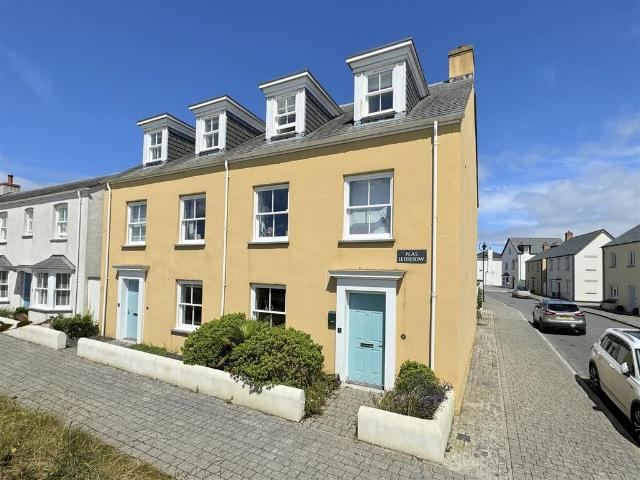 4 bedroom semi detached house for sale