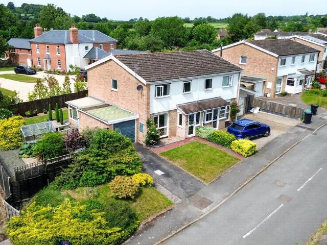4 bedroom semi detached house for sale