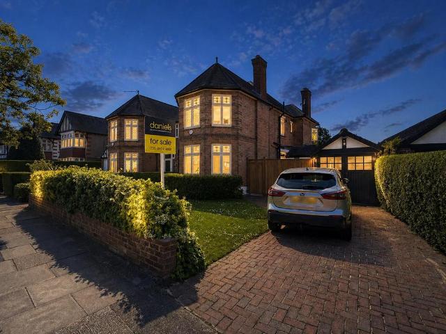 4 bedroom semi detached house for sale