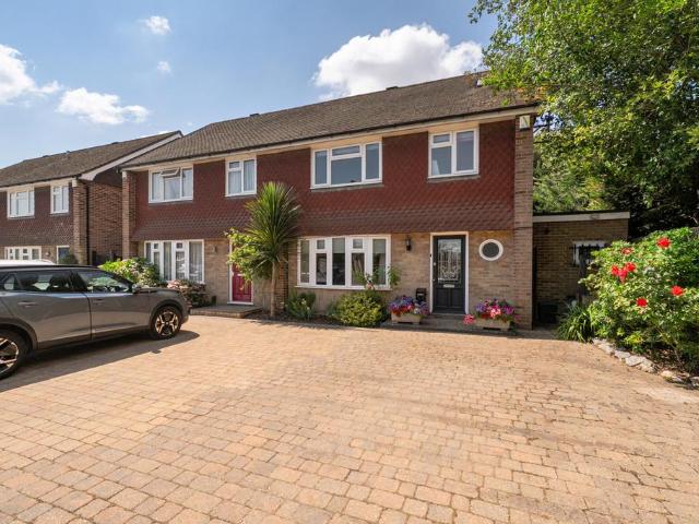 4 bedroom semi detached house for sale