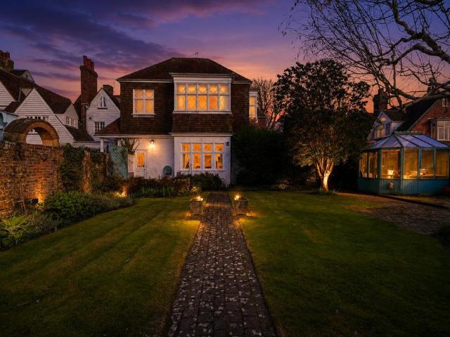 4 bedroom semi detached house for sale