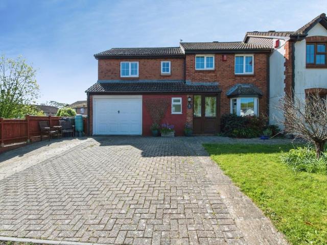 4 bedroom semi detached house for sale