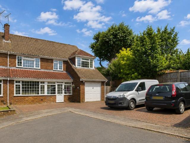 4 bedroom semi detached house for sale