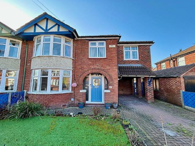 4 bedroom semi detached house for sale