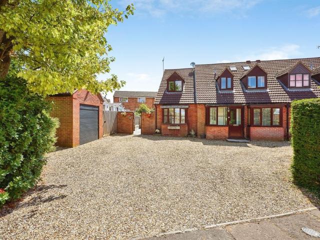 4 bedroom semi detached house for sale