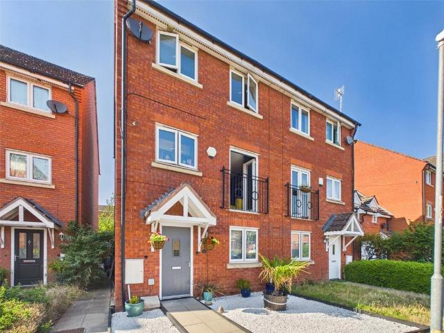 4 bedroom semi detached house for sale