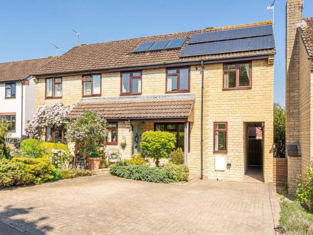 4 bedroom semi detached house for sale